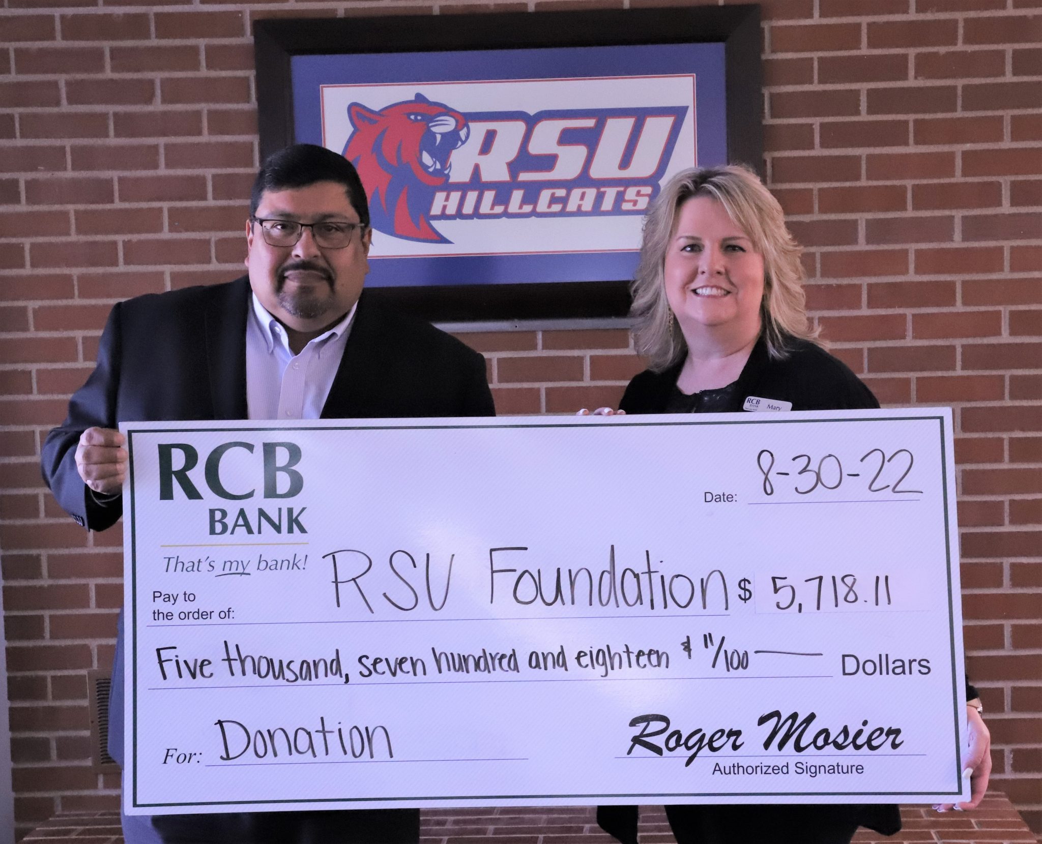 RCB Bank Trust Donates to RSU Foundation - RCB Bank
